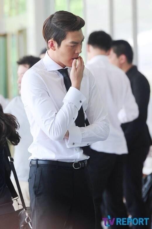 WOOBIN.JONGSUK_TH on Twitter: "@Freez_R กรี๊สสสสสสส มโนไปละ #ขอสักครั้งนะ (หมายถึงทาลิปให้ ...