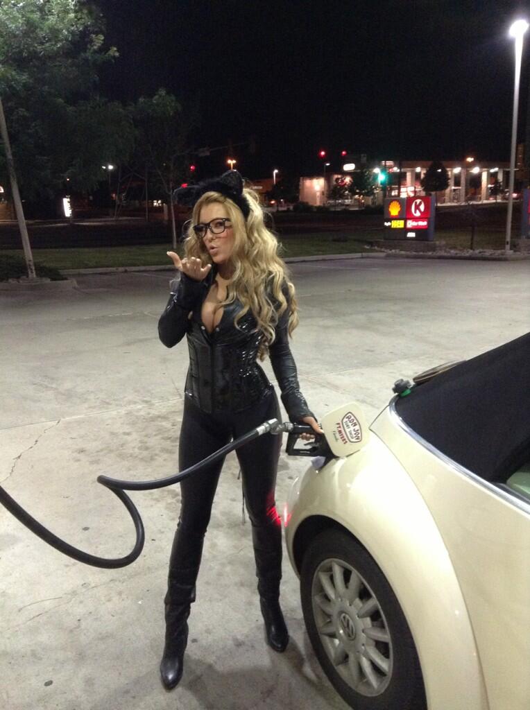 Ember Reigns on Twitter: "So, went with the Catwoman outfit last night to get @theaurorastone ...