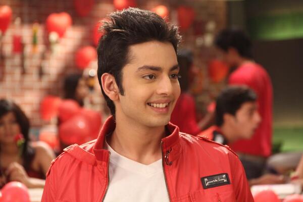 Himansh Kohli In Humse Hai Life