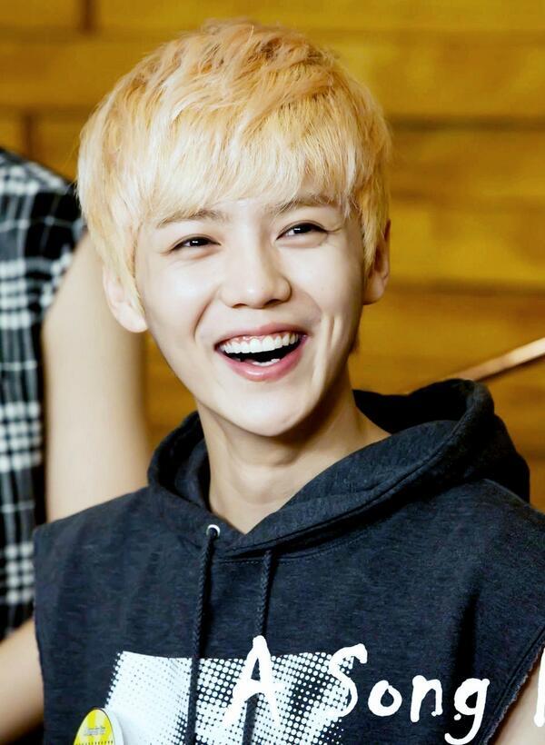 Luhan Smiles
