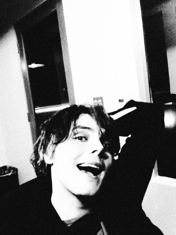 Gerard Way Twitter Selfie