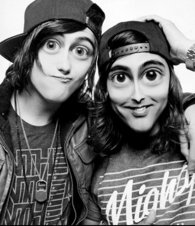 Kellin Quinn And Vic Fuentes Wallpaper