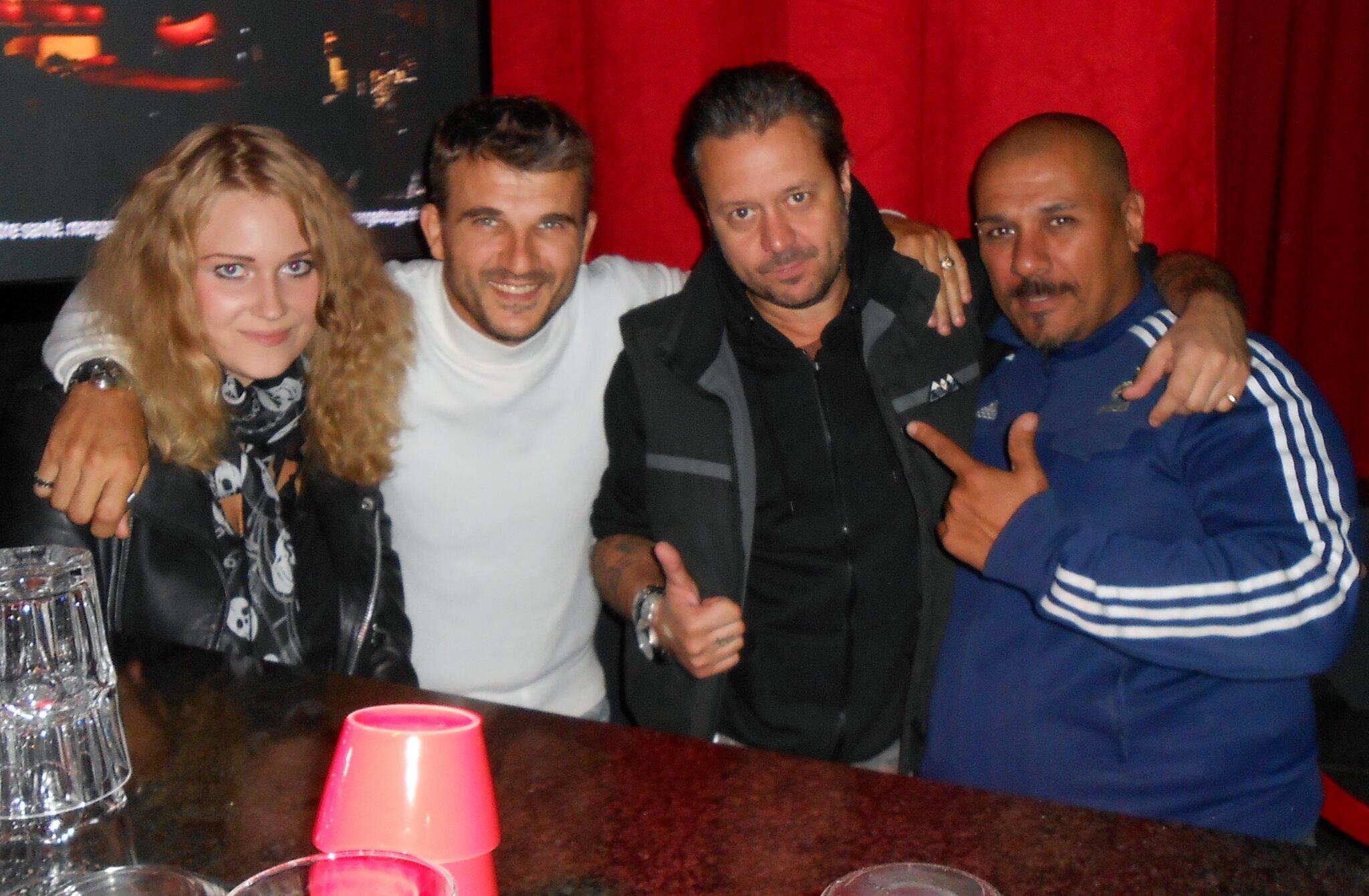 TW Pornstars - Sebastian Barrio. Twitter. Mes amis. 9:55 PM - 24 Sep 2013