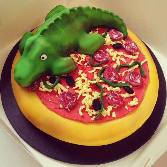[Pict/Humor] Crocodile Pizza for Junsu | redlightstick