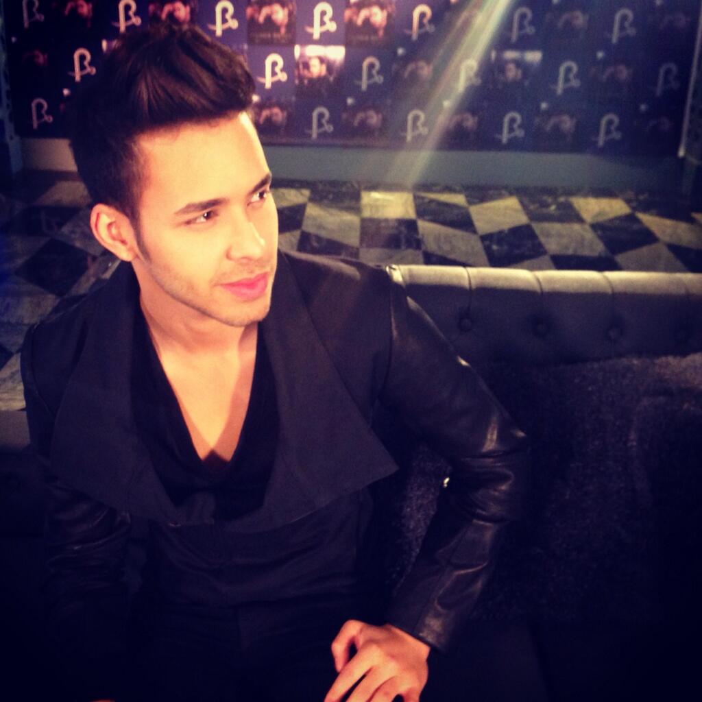 Prince Royce Dimples