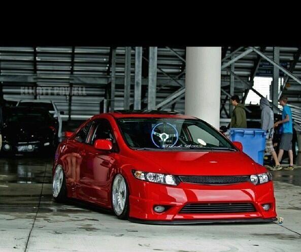 Slammed Civic Si