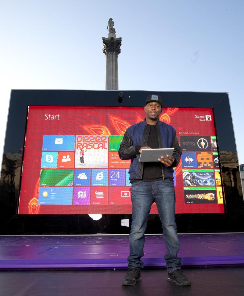 Microsoft on Twitter: "Is that a #GiantSurface or a tiny @DizzeeRascal? http://t.co/kmWdQ2IjZE"