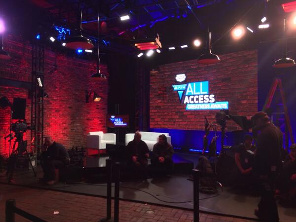 PS4 Launch Live Stream "Pope Geoff is full delicious doritos potato ...