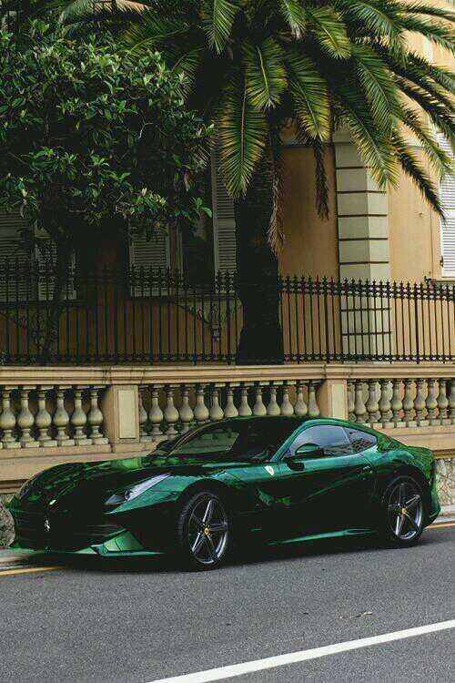 Ferrari F12 Berlinetta Green