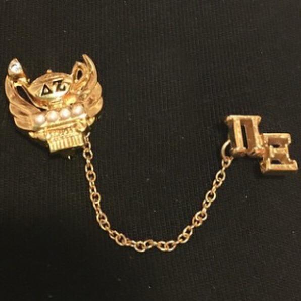 Delta Zeta Badge