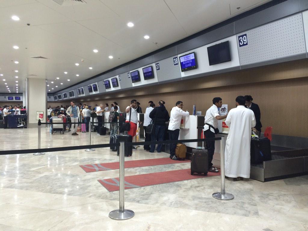 NAIA T1: new check in counters, display boards, weighing and feeder ...