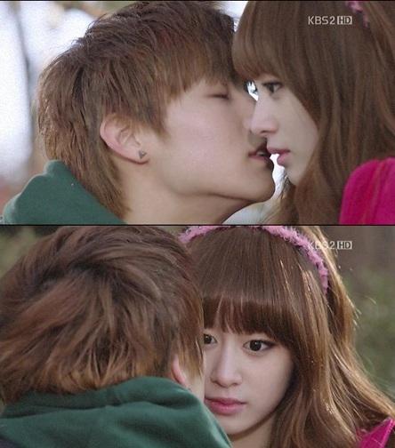 Park Jiyeon And Jb Kiss