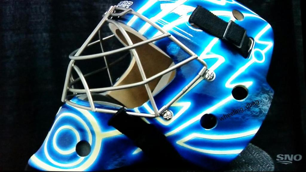 Savage Matthews💛💚 on Twitter: "Ben Bishop's new glow in the dark mask is awesome http://t.co ...