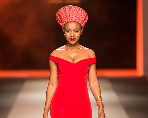 Nomzamo Mbatha on Twitter: "GLORY !! "@SundayWorldZA: Nomzamo Mbatha on the ramp at Fashion Week ...