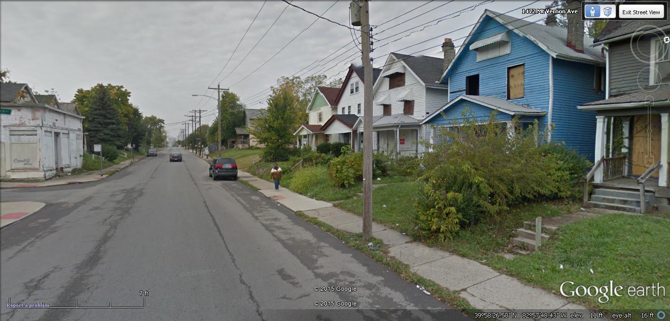 Columbus Ohio Ghetto As Shoppers Pack The Stores, Suspected Thieves