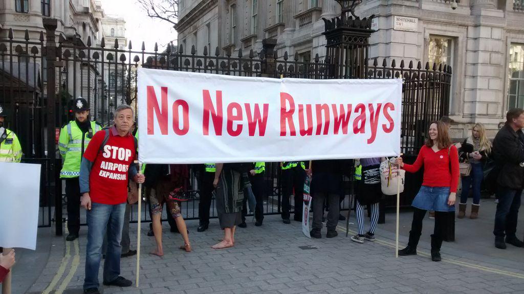 AirportWatch | Strong “No New Runways” bloc gets its message across at ...