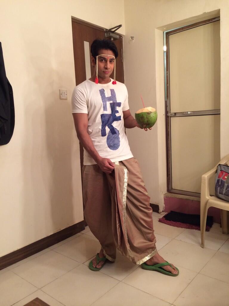 Karan Mehra Pavitra Rishta Real Wife