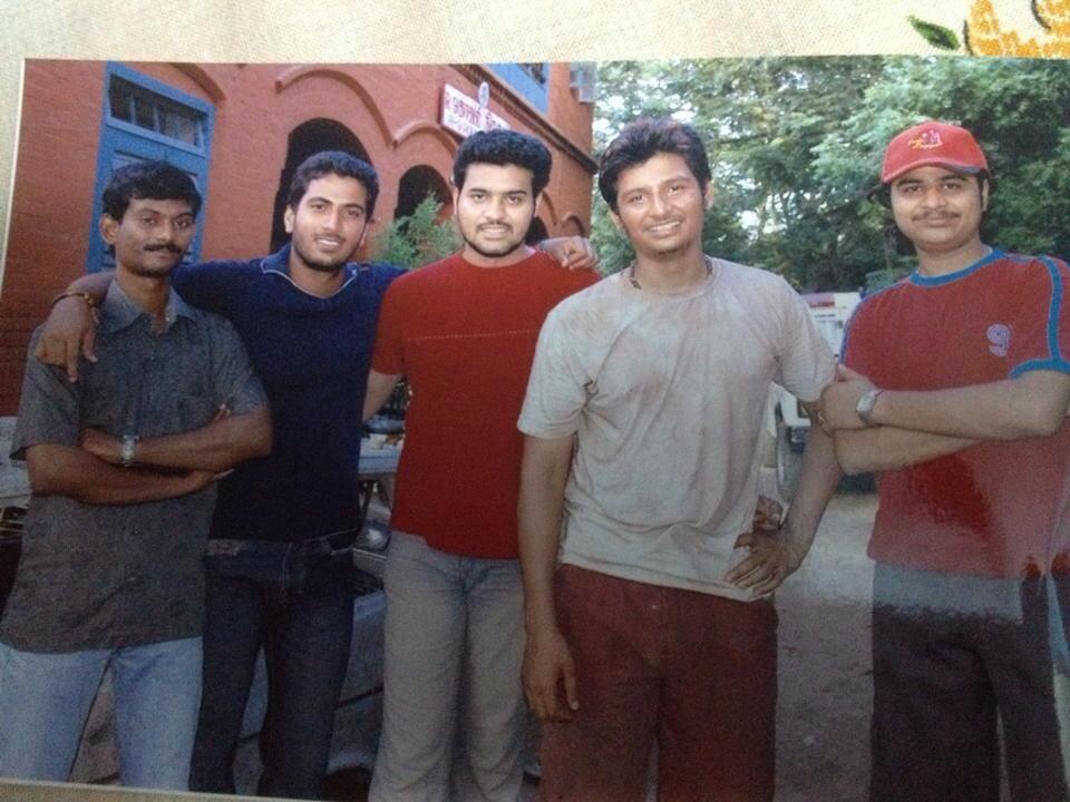 Jiiva with His Brother Jithan Ramesh | Veethi