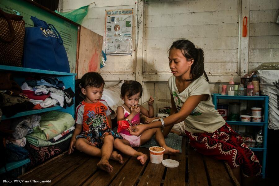 Poor Filipino Family