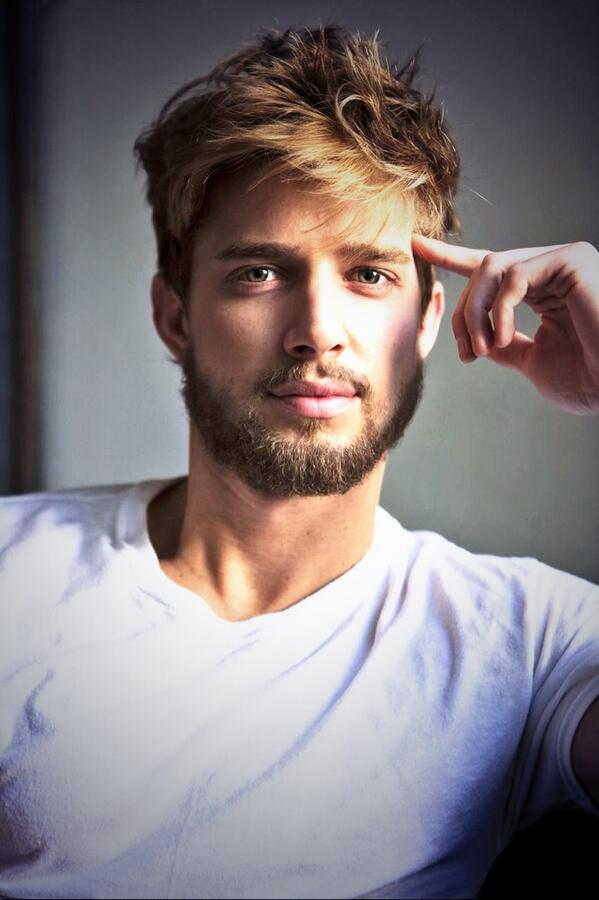 Drew Van Acker 2022 Pll