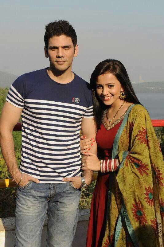 Esha Kansara and Vipul Gupta | Veethi