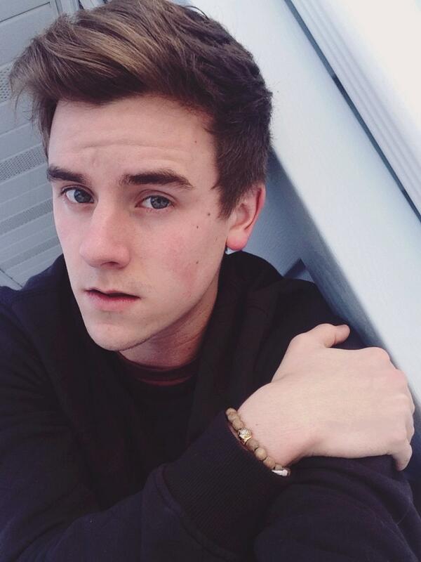 Connor Franta Haircut