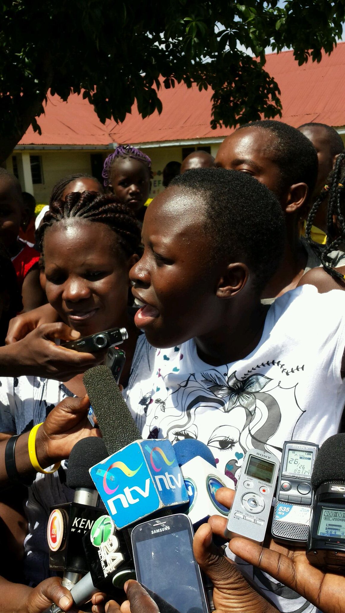nairobi-exposed.com on Twitter: "Top Girl in #KCPE2013 Akoth Otieno at her school in golden ...