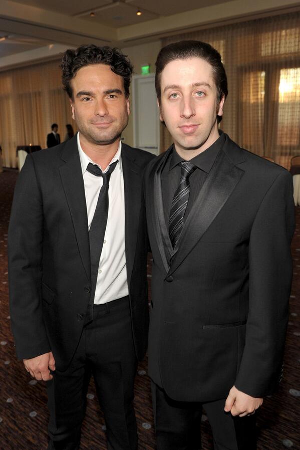 Johnny Galecki Height