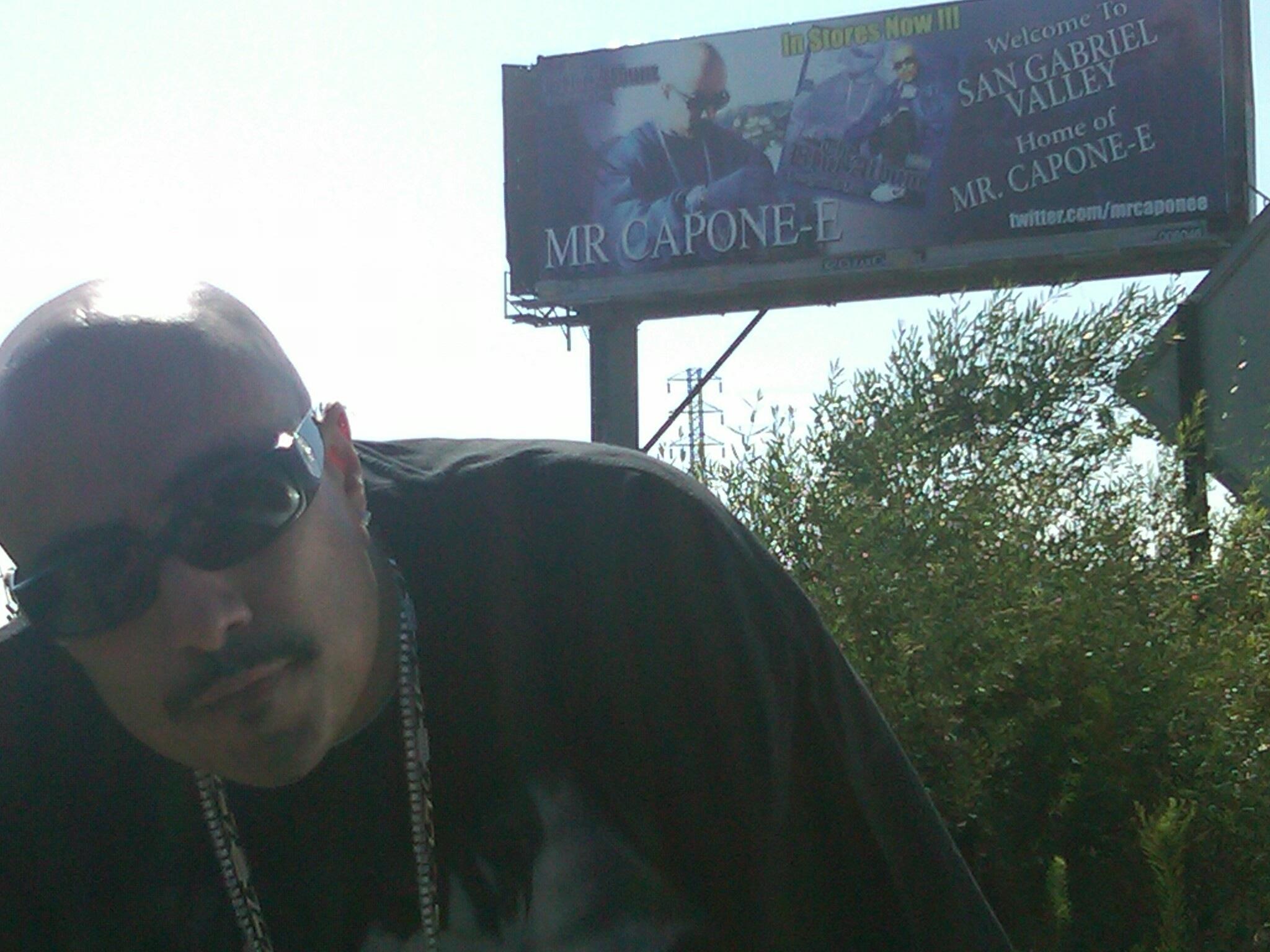 Mr Capone E Wallpaper