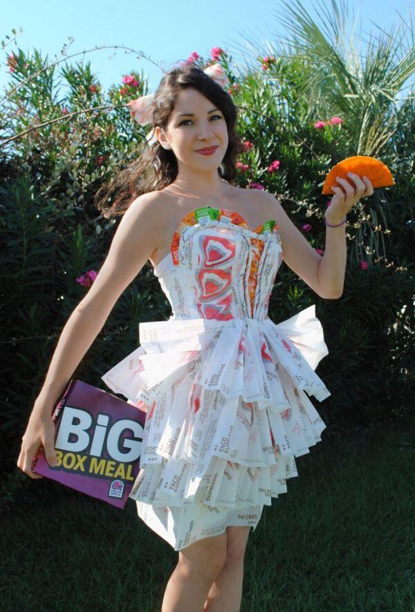 This is a dress made entirely of Taco Bell wrappers. : r/tacobell