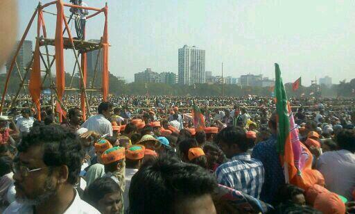 The Kolkata crowd at Modi’s rally(In pictures) | DeshGujarat