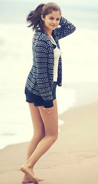 Selena Gomez Barefoot
