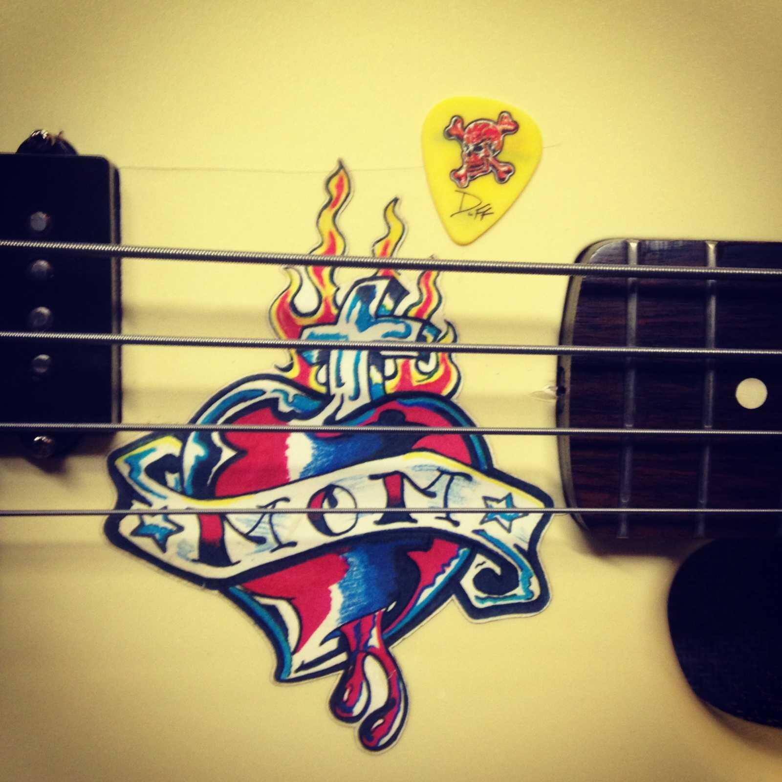 Duff Mckagan Bass Sticker Fender Duff McKagan Deluxe Precision Bass,