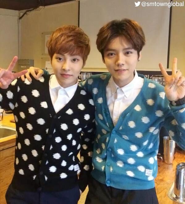 Xiumin And Luhan Selca