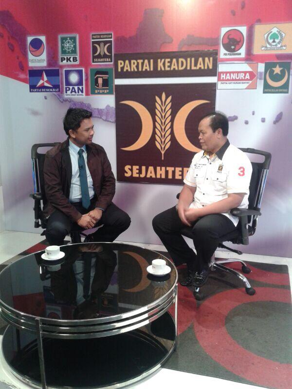 art.pks.id on Twitter: "[GOOD PIC] @hnwchannel: #ilov3HNW tapping di TVRI http://t.co/17Hg3GwF7O"