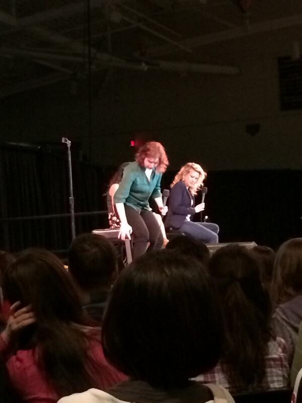 Kate McKinnon; SNL's first openly gay cast member - Page 56 - The L Chat