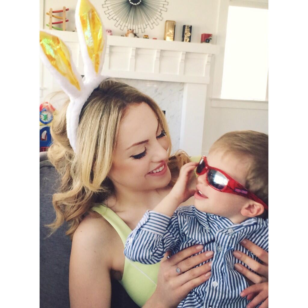 Elizabeth Gillies Baby