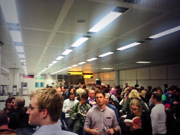 IT glitch causes long queues at airport immigration desks - ITV News