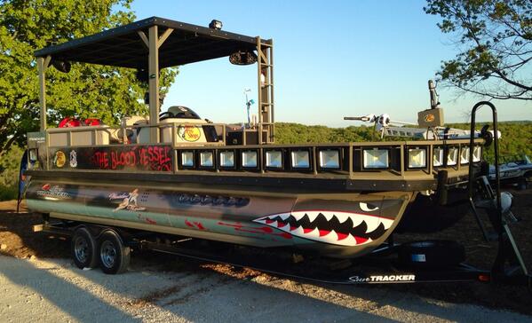 Pontoon Bowfishing Boat