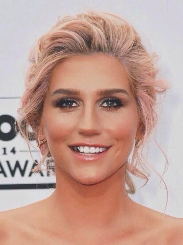 Kesha Gold Tooth