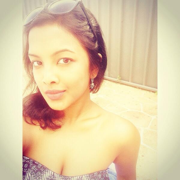 Dee Prasad (@aayeshna_1991) | Twitter