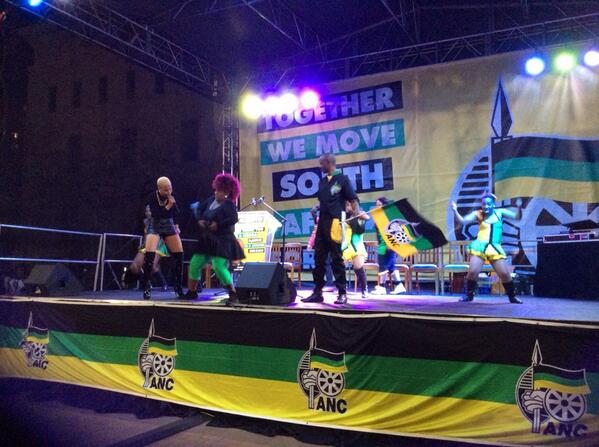 Chomee Pictures On Stage