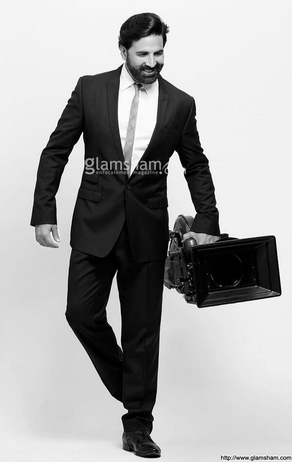 Akshay Kumar In White Suit