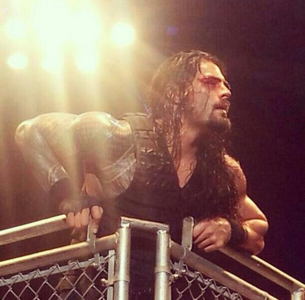 Roman Reigns Suffers Injury In Botched Spot? (PIC) | Wrestlingfigs.com ...