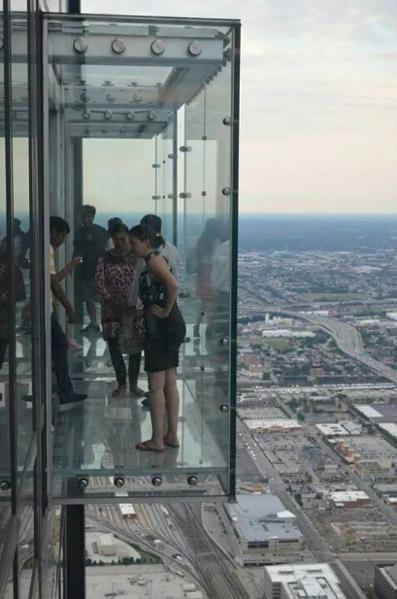 Sears Tower Skydeck Crack