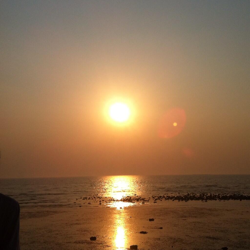 Hideko_Sunshine on Twitter: "บนท้องฟ้าไม่มีอะไรแน่นอน ถ้ามองจากตรงนี้ เดี๋ยวก็มืดแล้วก็สว่าง ...