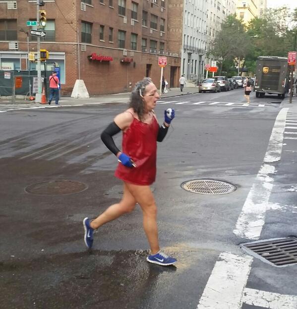 Elegant Elliot sighting. : r/howardstern