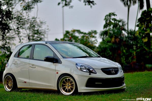 Honda Brio Stance
