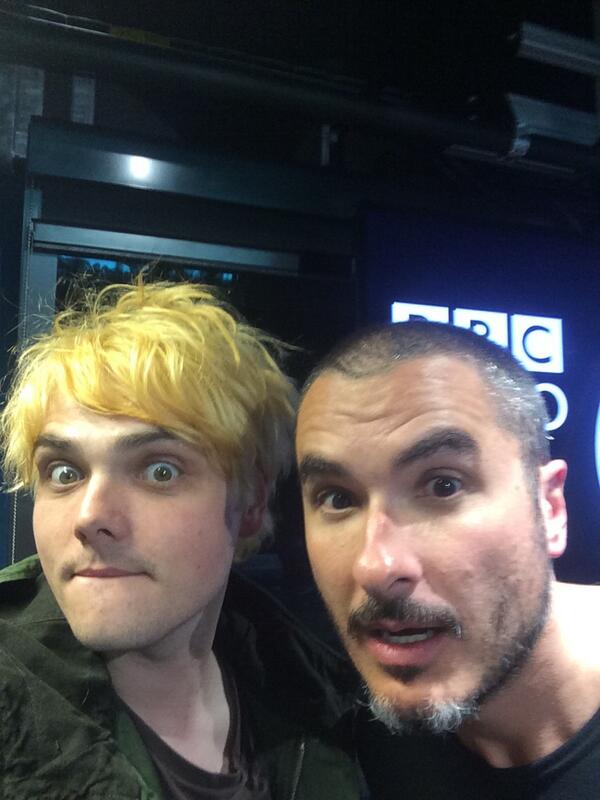 Gerard Way Twitter Selfie