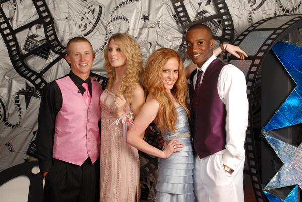 Taylor Swift Prom Pictures